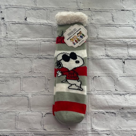 Peanuts | Accessories | Peanuts Snoopy Sherpa Lined Socks | Poshmark
